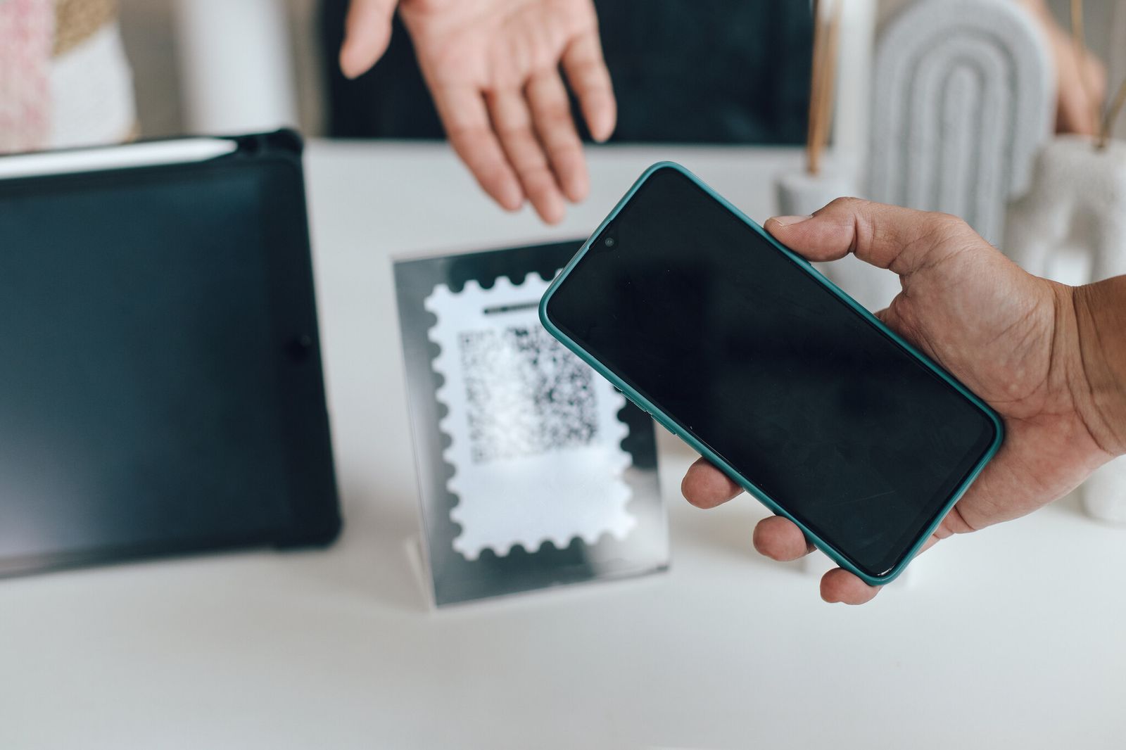 How to Use QR Codes for Document Verification?